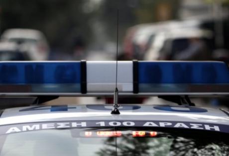 Την έπιασε από τον λαιμό μέσα σε ζαχαροπλαστείο της Πάτρας ...